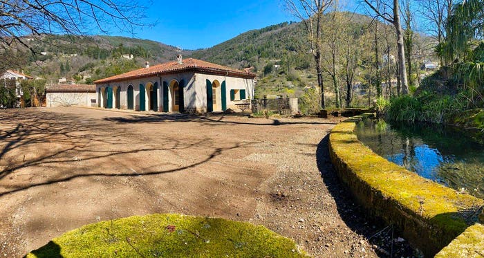 Est, Le Vigan : Maison 6 pièces à louer
