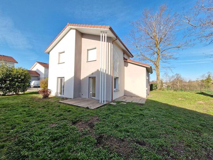 Maison à louer - Rochetoirin - 5 pièces - 4 chambres