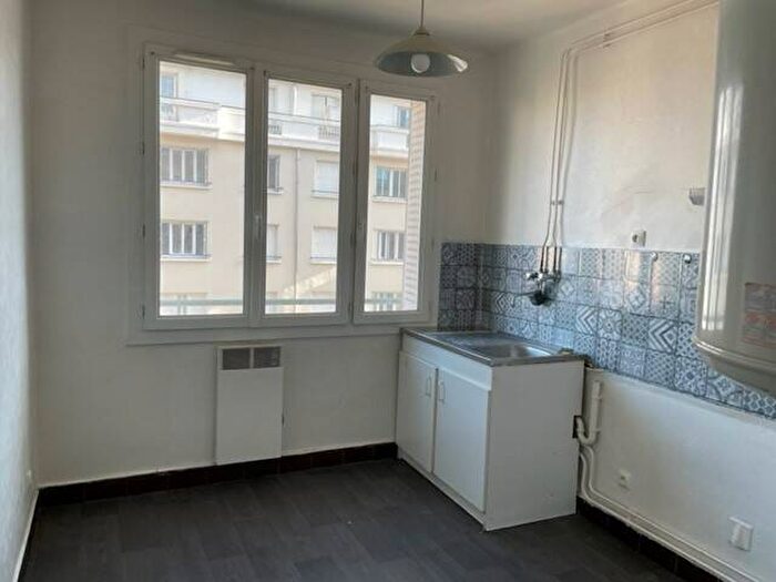 Appartement à louer - Cusset, Villeurbanne - 3 pièces - 2 chambres