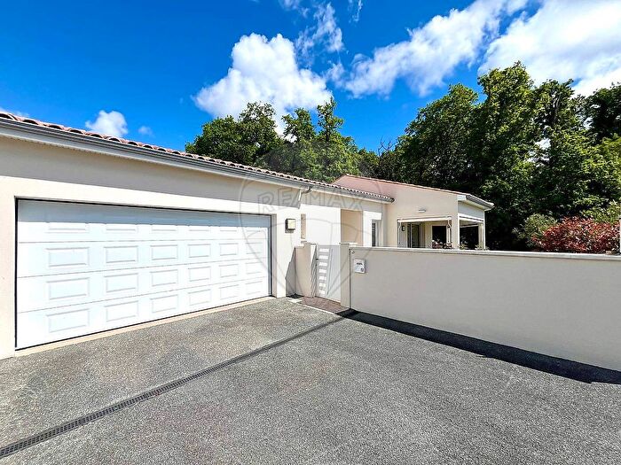 Maison 4 pièces à Saint-Sulpice-de-Royan, à vendre