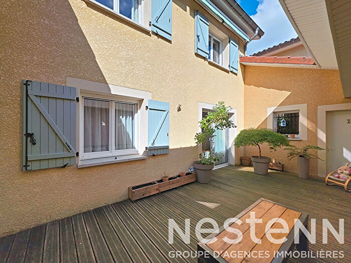 Maison 4 pièces à Saint-Laurent-de-Mure, à vendre