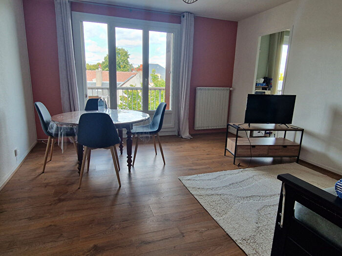 Nevers, République, Préfecture : Appartement 3 pièces à louer