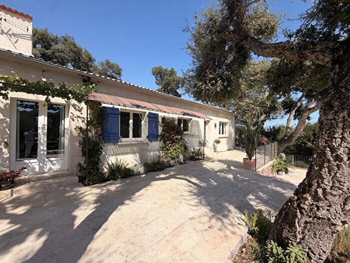 Maison 10 pièces à Les Adrets-de-l'Estérel, à vendre