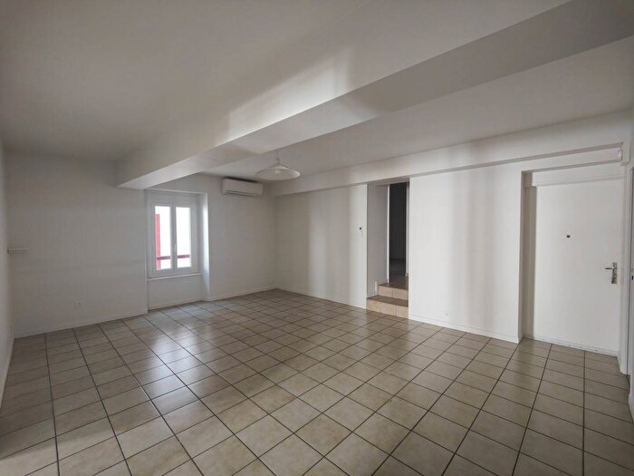 Saint-Palais - Appartement 3 pièces à louer