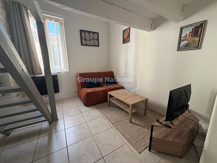 Appartement 1 pièce à louer - Nîmes, Ecusson, Arènes