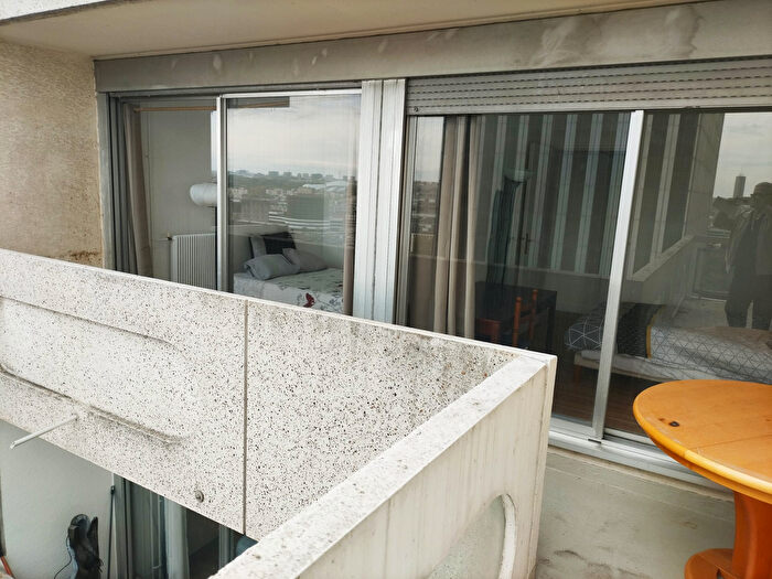 Courbevoie, Gambetta, La Défense : Appartement 3 pièces à louer