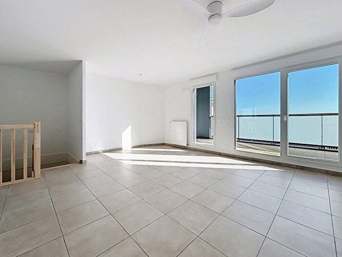 Appartement à louer - La-Soie, Décines-Charpieu - 4 pièces - 3 chambres