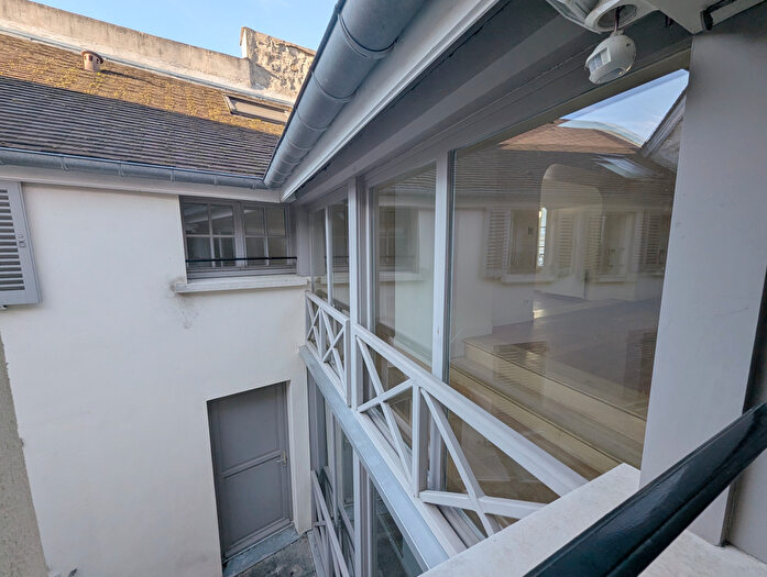 Appartement à vendre - Fontainebleau, Centre-ville - 3 pièces - 2 chambres