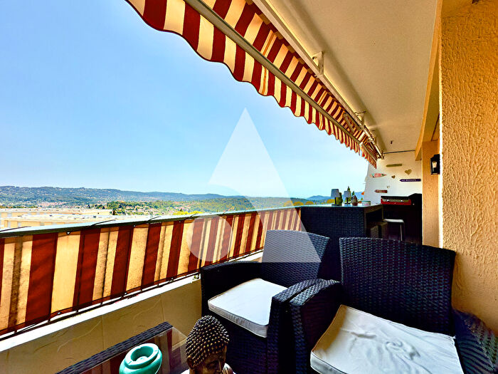 Appartement à vendre - Grasse, Saint-Claude - 4 pièces - 3 chambres