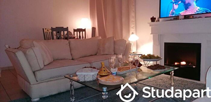 Appartement à louer - Croix des Gardes, Cannes - 1 pièce - 1 chambre