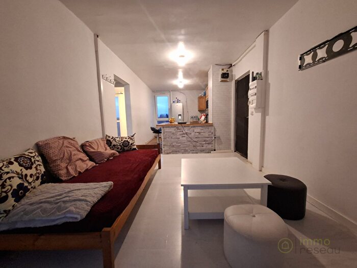 Appartement à vendre - Maubeuge - 4 pièces - 3 chambres