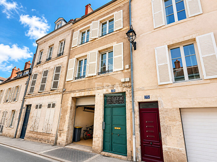 Maison 9 pièces à vendre à Orléans, Bannier, République