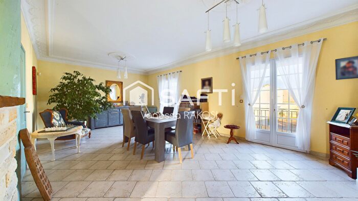 Maison à vendre - Aulnay - 8 pièces - 6 chambres