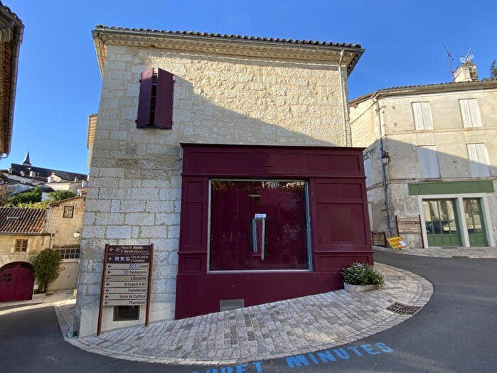 Maison à vendre - Aubeterre-sur-Dronne - 5 pièces - 2 chambres