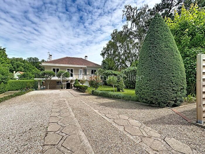 Maison 6 pièces à Villiers-Saint-Frédéric, à vendre