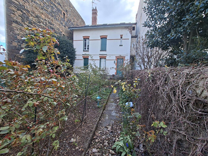 Maison à louer - Clermont-Ferrand, Vallières, Sallins, Poncillon - 7 pièces - 6 chambres