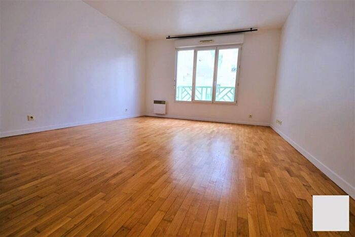 Les Pavillons-sous-Bois, Centre-ville, Basoche : Appartement 2 pièces à louer