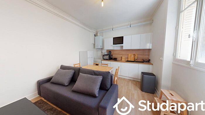 Barbâtre-Saint Remy-Verrerie, Reims : Appartement 3 pièces à louer