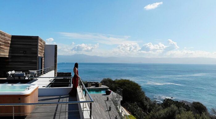 Maison à vendre - Ajaccio, Les Sanguinaires - 10 pièces - 7 chambres