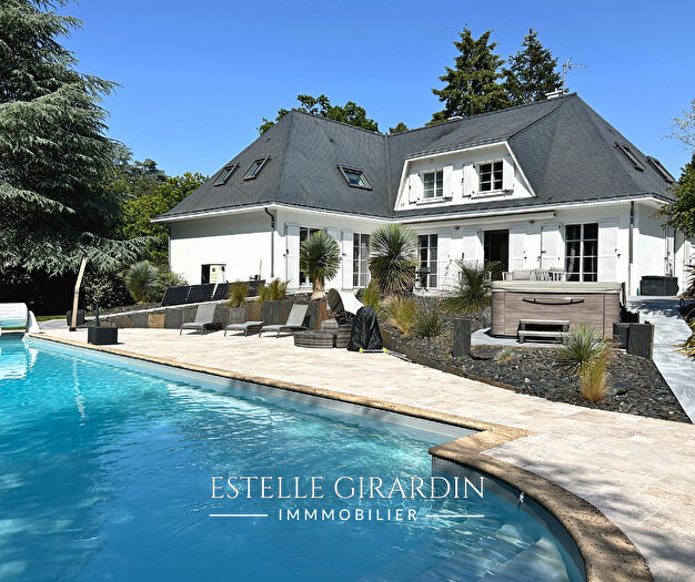 Carquefou, Bréchetière, Pépinière, Housseau : Maison 10 pièces à vendre