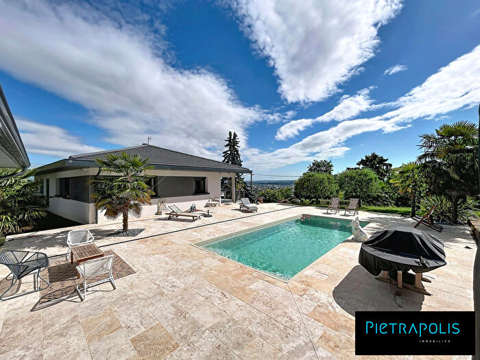 Maison 7 pièces à Limas, à vendre