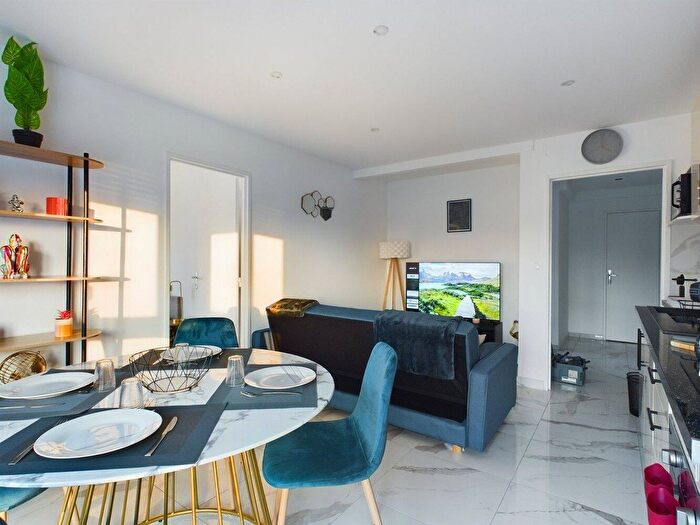 Cote des Roses, Thionville : Appartement 5 pièces à louer