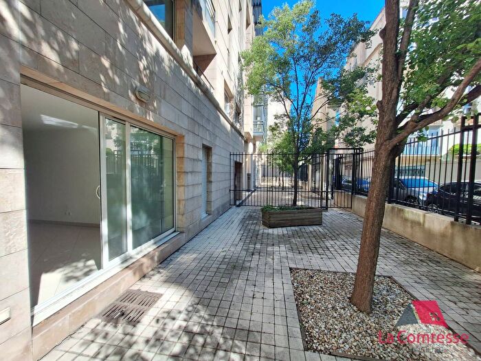 Appartement 2 pièces à Vauban, Marseille 6ème arrondissement, à louer
