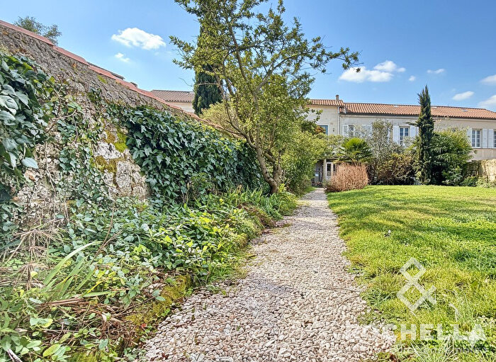 Maison à vendre - Tonnay-Charente - 10 pièces - 6 chambres