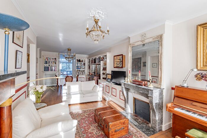 Maison à vendre - Versailles, Notre Dame - 9 pièces - 6 chambres