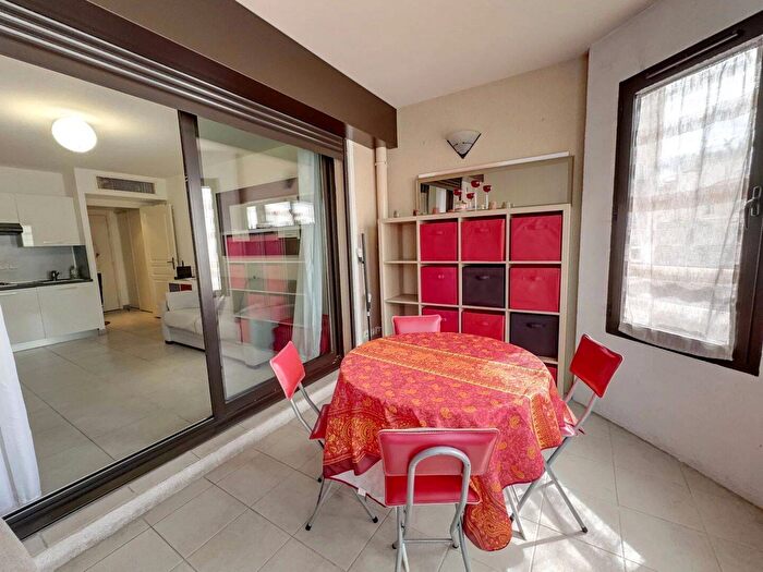Appartement 1 pièce à Juan-les-Pins, Antibes, à louer