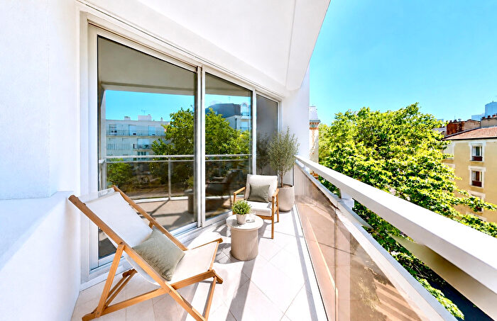 Appartement 4 pièces à vendre - La Garenne-Colombes, Centre Sud