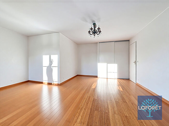 Appartement à vendre - Noisy-le-Grand, Centre-ville - 3 pièces - 2 chambres