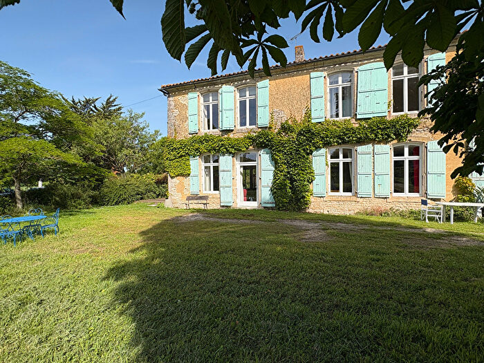 Maison 6 pièces à Surgères, à vendre