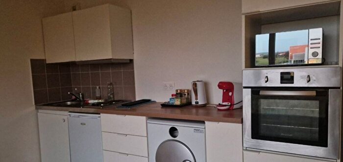 Appartement à louer - Village-Val Roger, Villiers-le-Bel - 1 pièce