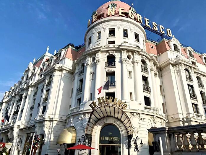 Appartement 1 pièce à Nice, Carré dor, à vendre