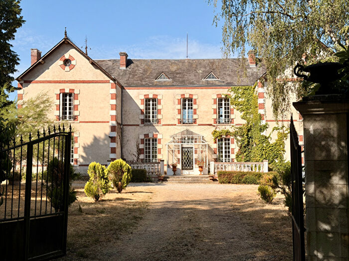 Châtillon-sur-Loire : Maison 12 pièces à vendre