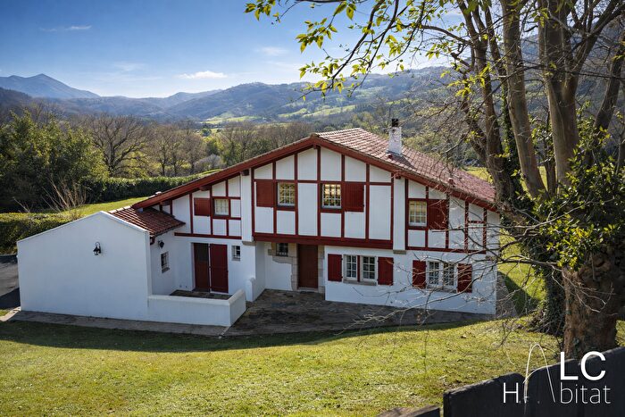 Maison à vendre - Urrugne - 6 pièces - 5 chambres