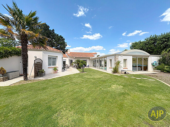 Maison à vendre - Challans, Landa, Bois Soleil - 8 pièces - 4 chambres