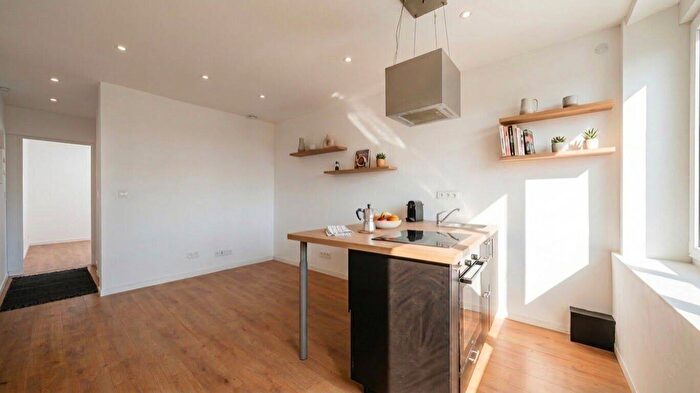 Appartement à louer - Centre-Ancienne Ville, Metz - 1 pièce