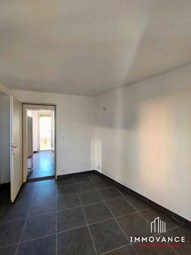 Appartement à louer - Près-Saint-Jean, Alès - 3 pièces - 2 chambres