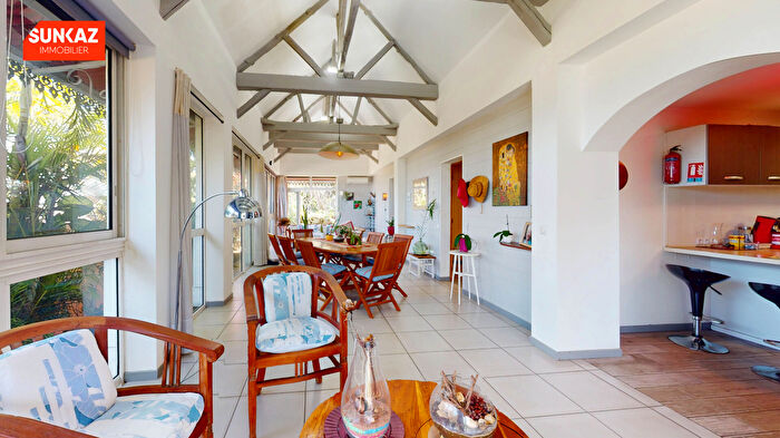 Maison à vendre - Le Tampon, Trois Mares-les Hauts - 4 pièces - 3 chambres