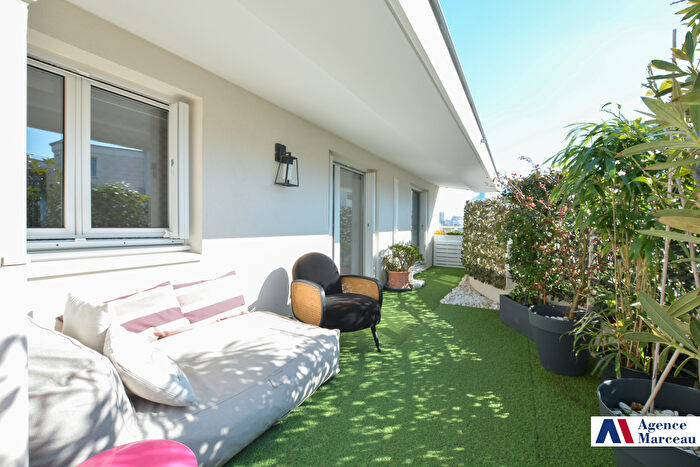 Appartement à vendre - Courbevoie, Marceau République - 5 pièces - 3 chambres