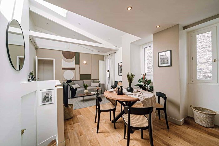 Appartement à louer - Notre Dame des Champs, Paris ème arrondissement - 2 pièces - 2 chambres