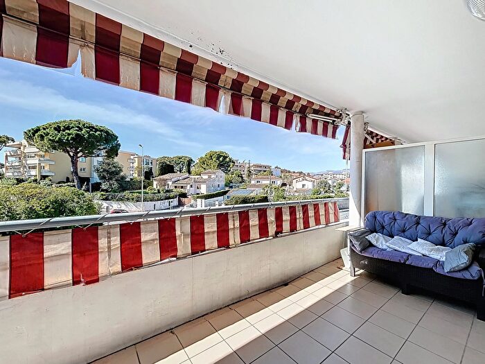 Appartement à vendre - Cannes, Petit Juas - 2 pièces - 1 chambre