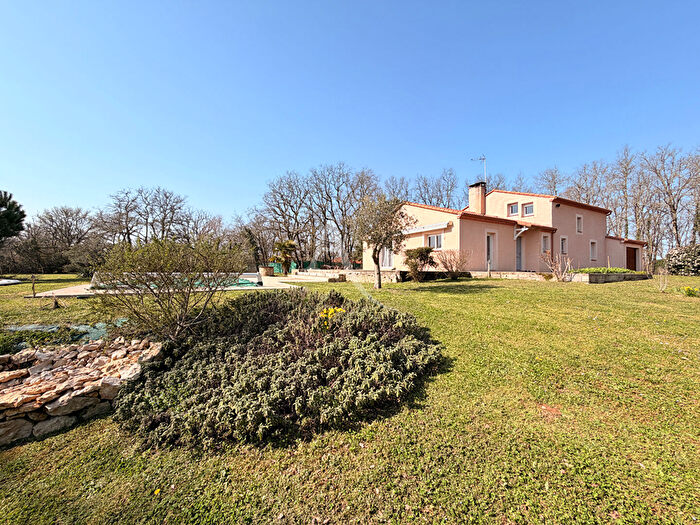 Maison à vendre - Luzech - 7 pièces - 5 chambres