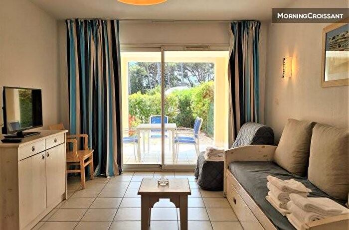 Appartement à louer - Cap Nègre-Cap Sicié, Six-Fours-les-Plages - 2 pièces - 1 chambre