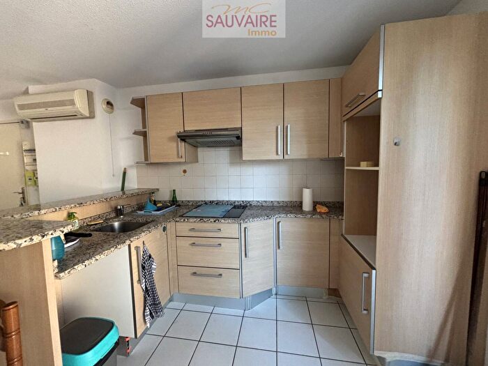 Appartement à louer - Nord, Saint-Laurent-de-la-Salanque - 2 pièces - 1 chambre