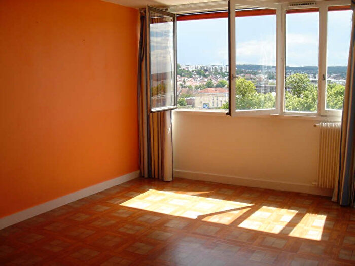 Appartement 2 pièces à louer à Nanterre, Centre-ville