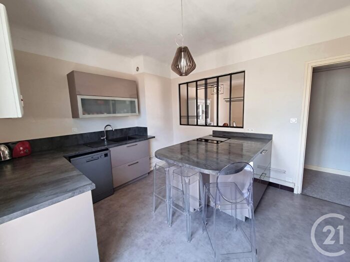Appartement 4 pièces à Tarbes, Centre-ville, à louer
