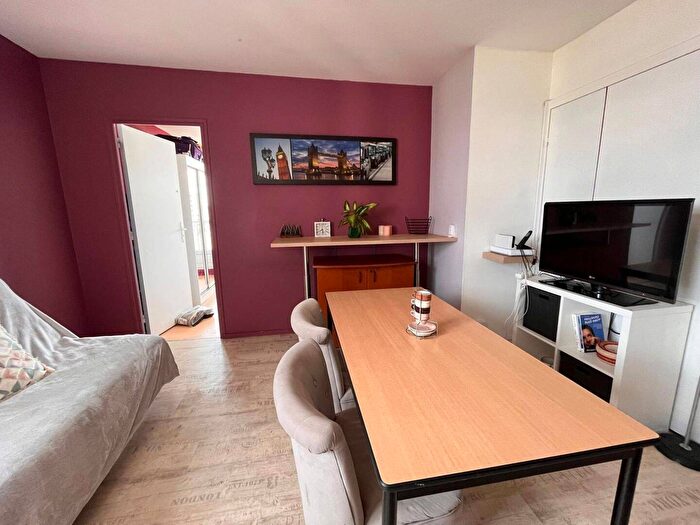 Appartement à louer - Compiègne - 4 pièces - 3 chambres